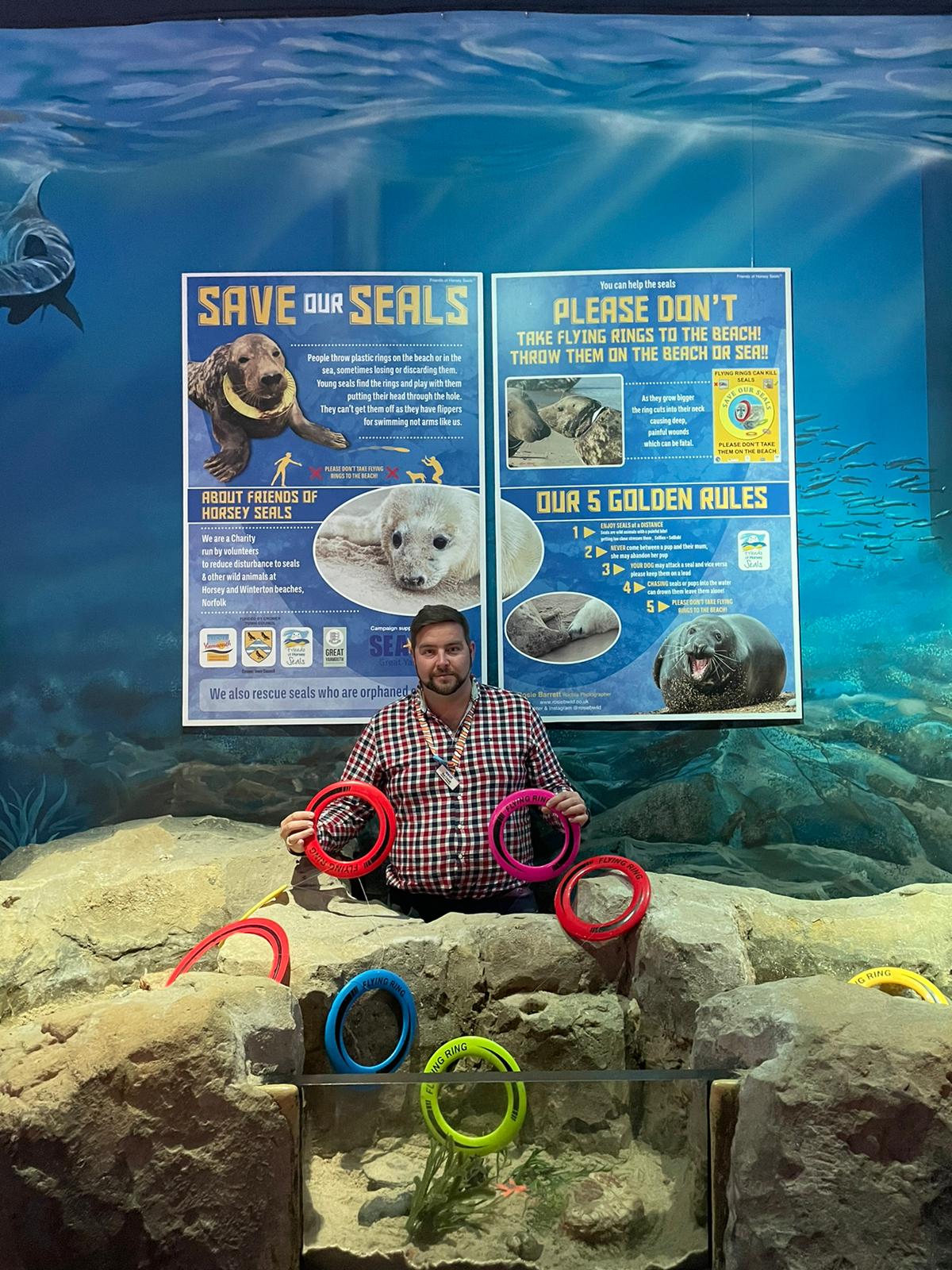 SOS: SEA LIFE Promoting the Save Our Seals Campaign - Friends of Horsey ...